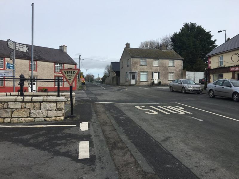 'The sign says Yield while the road marking says Stop,' confusing ...