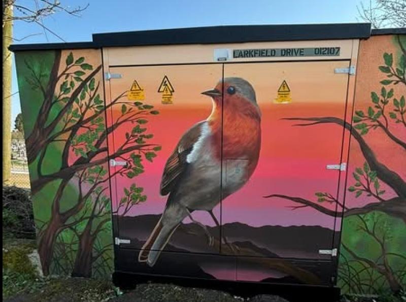 'Absolutely Gorgeous' Artist creates gorgeous mural on electrical box ...