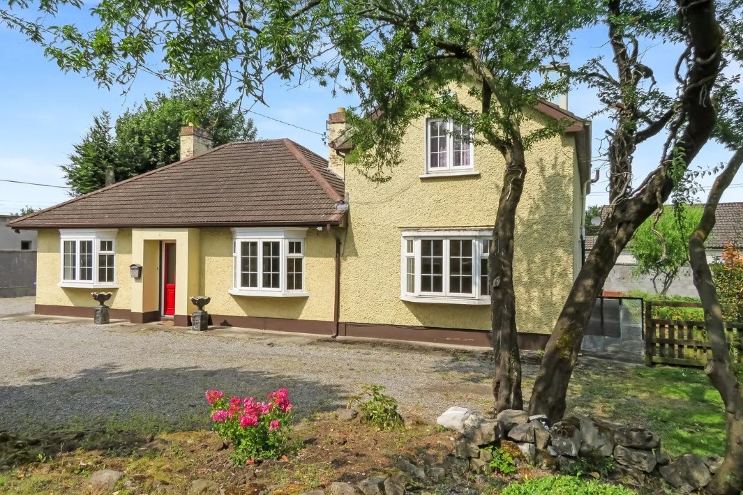 PROPERTY WATCH: Unique Carlow Townhouse with Mature Gardens - Take a ...