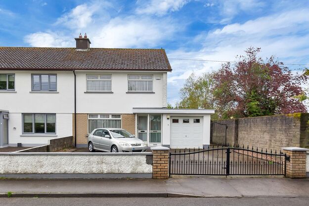 PICTURES: Home oozing with potential in Carlow available for under € ...