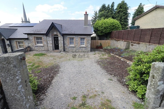 PICTURES: Beautiful three bedroom stone home available in County Carlow ...